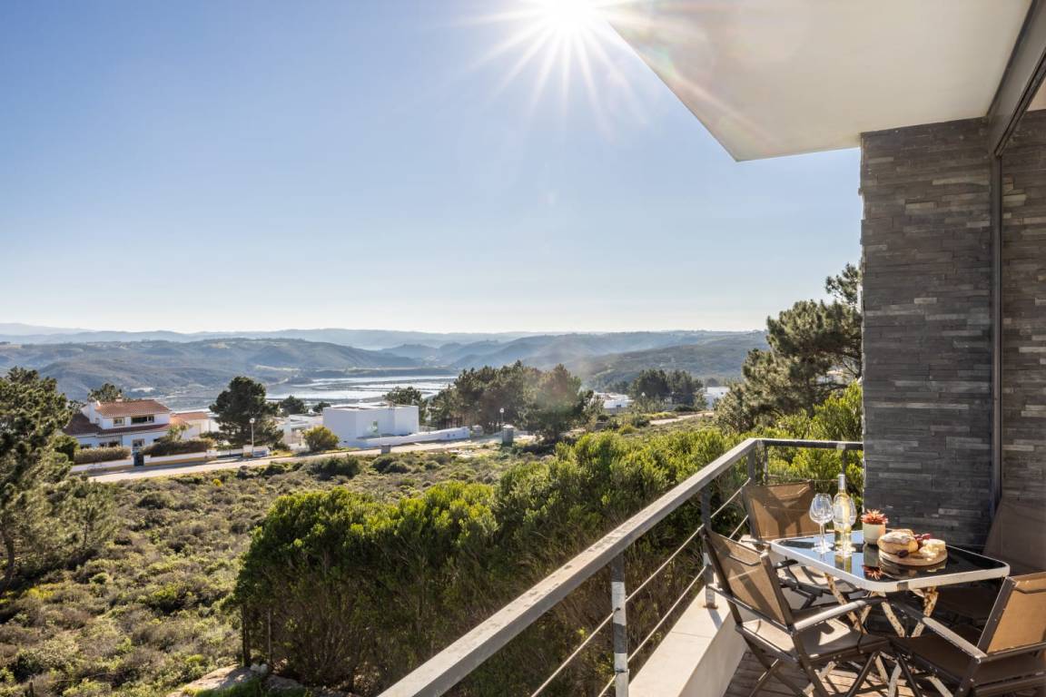 150 M² Villa ∙ 3 Bedrooms ∙ 8 Guests - Aljezur