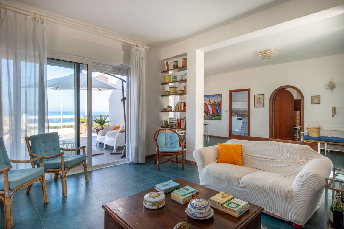200 M² Villa ∙ 4 Bedrooms ∙ 8 Guests - Santa Flavia