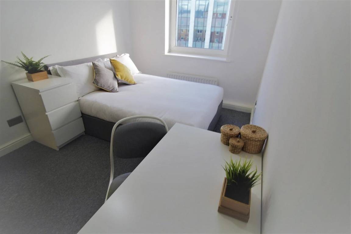 114 M² Apartment ∙ 3 Bedrooms ∙ 6 Guests - Leeds