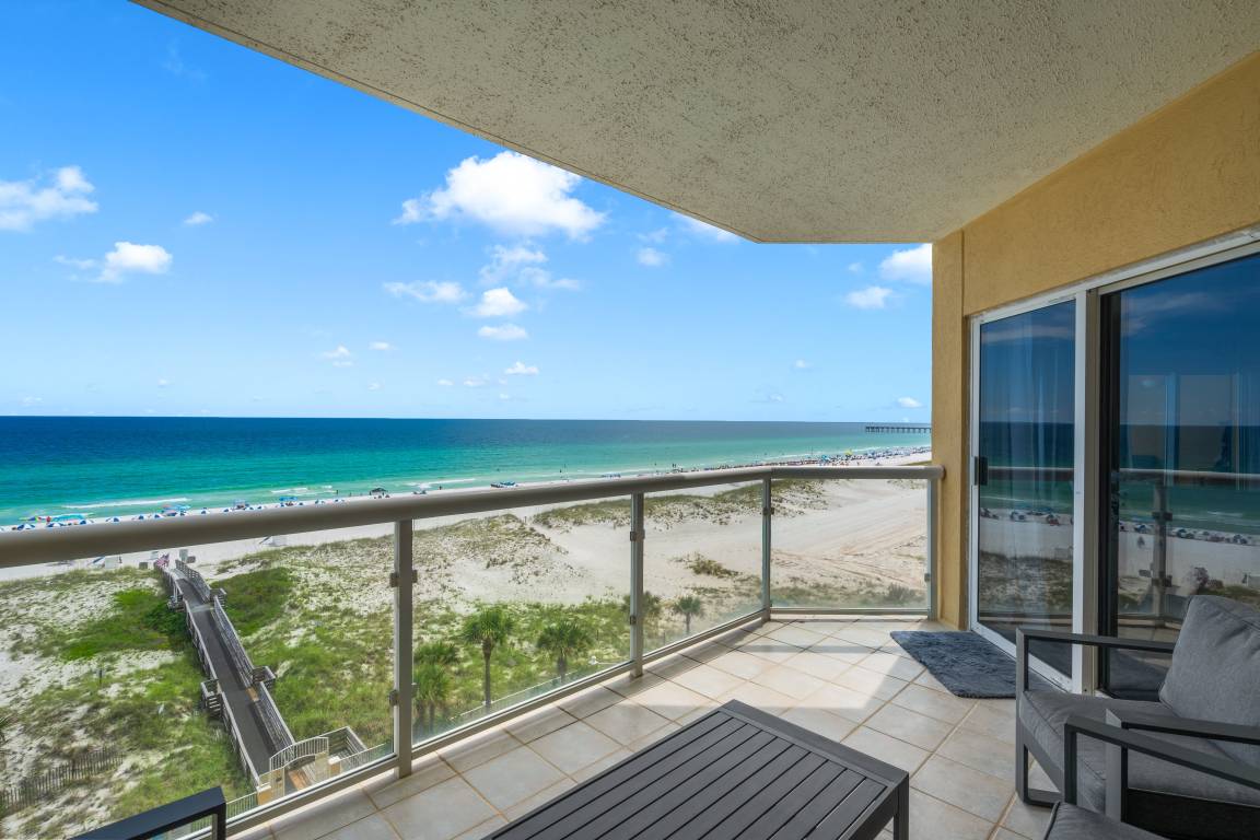 Condo ∙ 2 Bedrooms ∙ 6 Guests - Pensacola Beach, FL