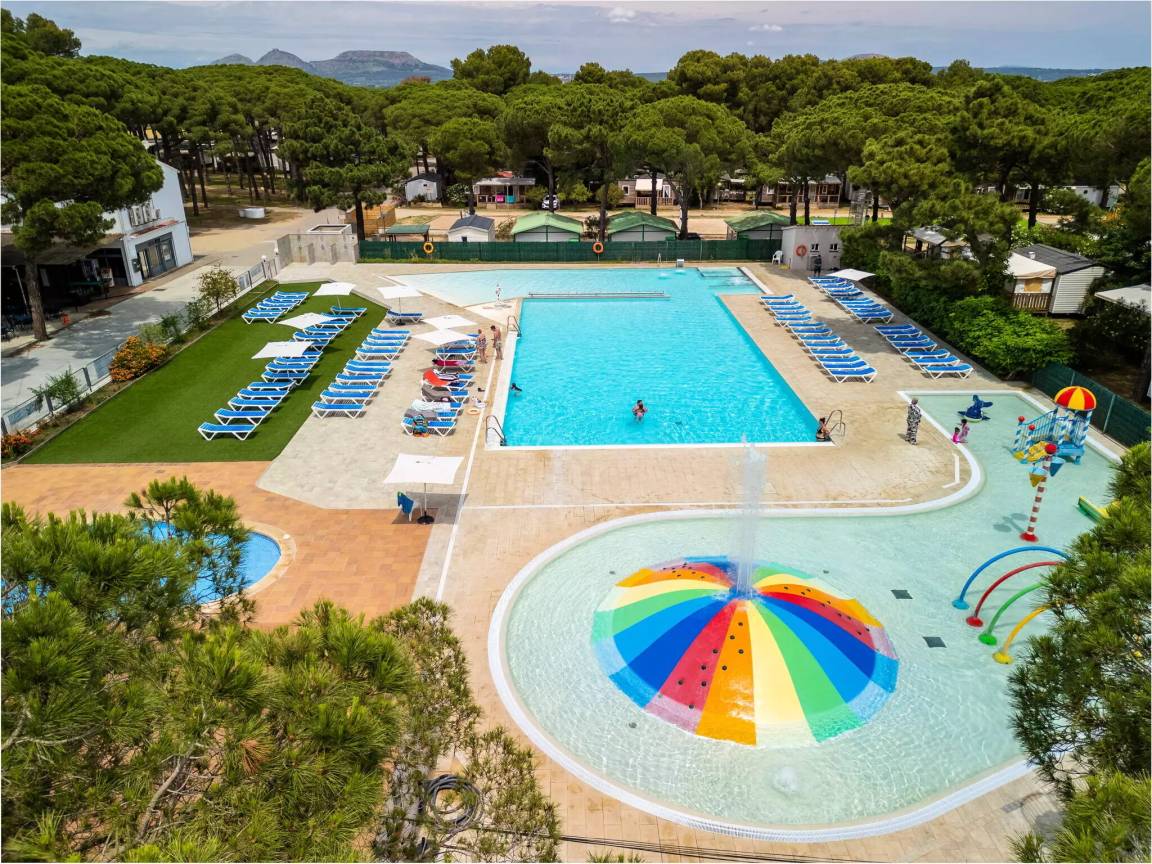 30 M² Caravan ∙ 2 Bedrooms ∙ 4 Guests - Spanien