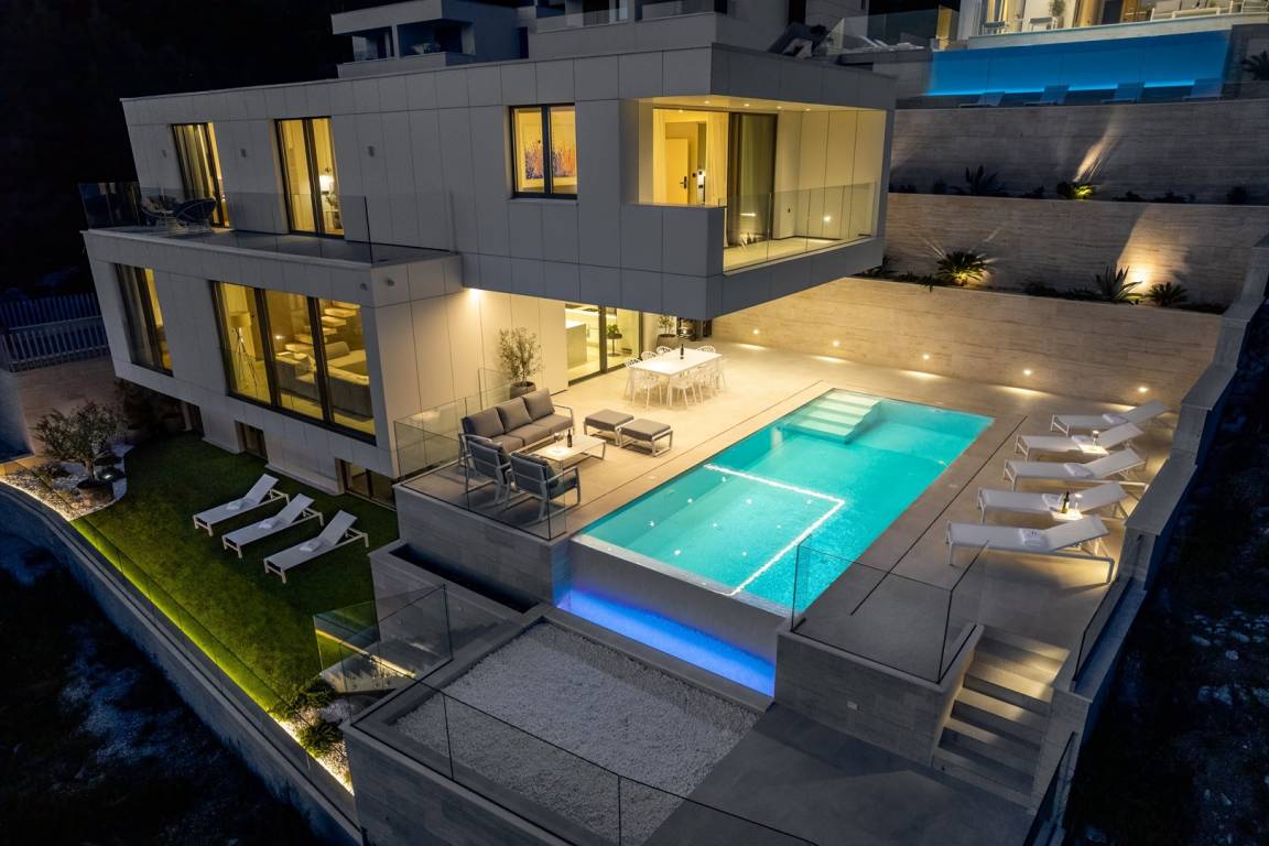 335 M² Villa ∙ 4 Bedrooms ∙ 10 Guests - Brela