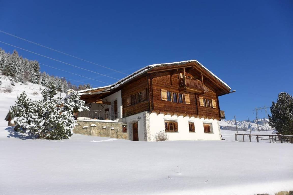 150 M² House ∙ 4 Bedrooms ∙ 7 Guests - Switzerland