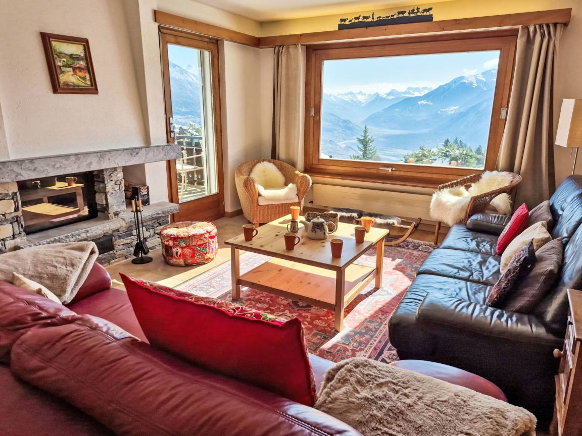 220 M² House ∙ 4 Bedrooms ∙ 10 Guests - Switzerland
