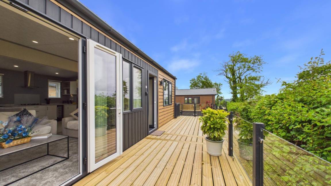 65 M² Mökki ∙ 2 Makuuhuonetta ∙ 4 Vierasta - Tenby