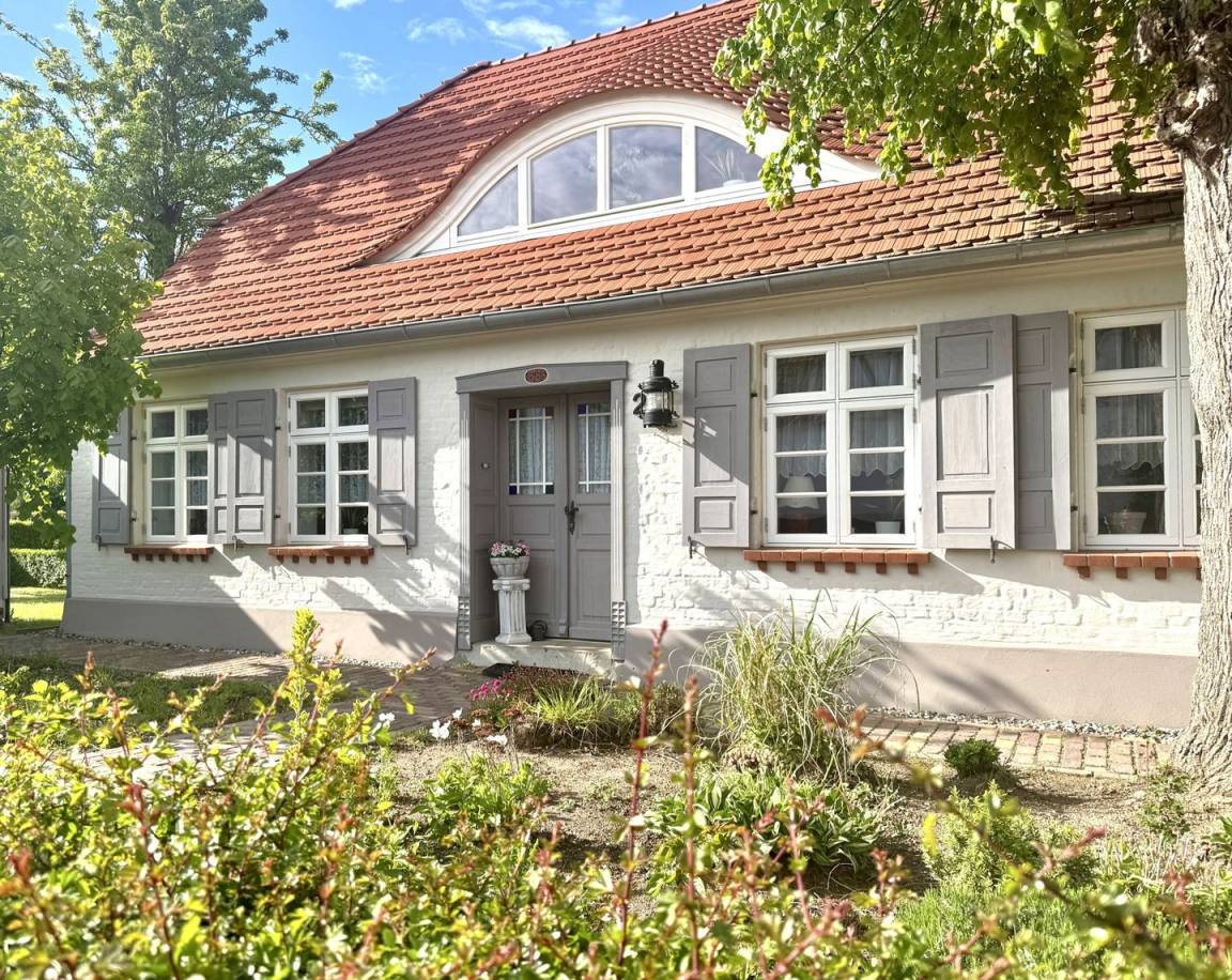 75 M² Ferienwohnung ∙ 1 Schlafzimmer ∙ 2 Gäste - Ahrenshoop