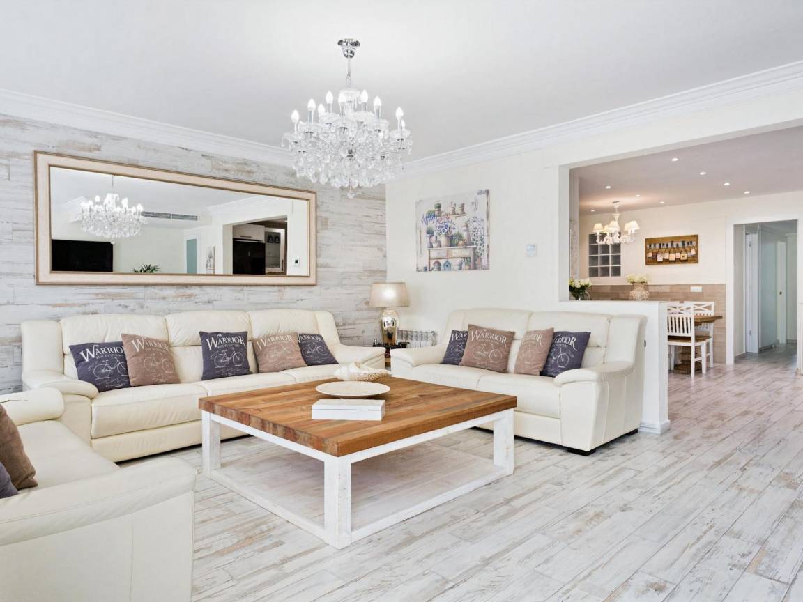 200 M² Apartamento ∙ 4 Habitaciones ∙ 8 Huéspedes - Sitges
