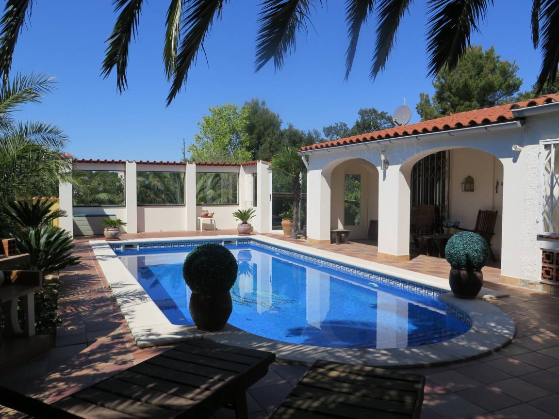 105 M² Villa ∙ 3 Bedrooms ∙ 6 Guests - Cadaqués
