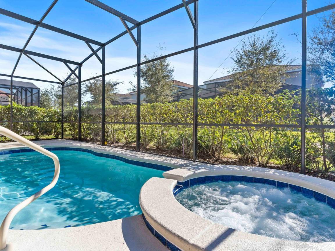 Villa ∙ 7 Bedrooms ∙ 20 Guests - Davenport, FL