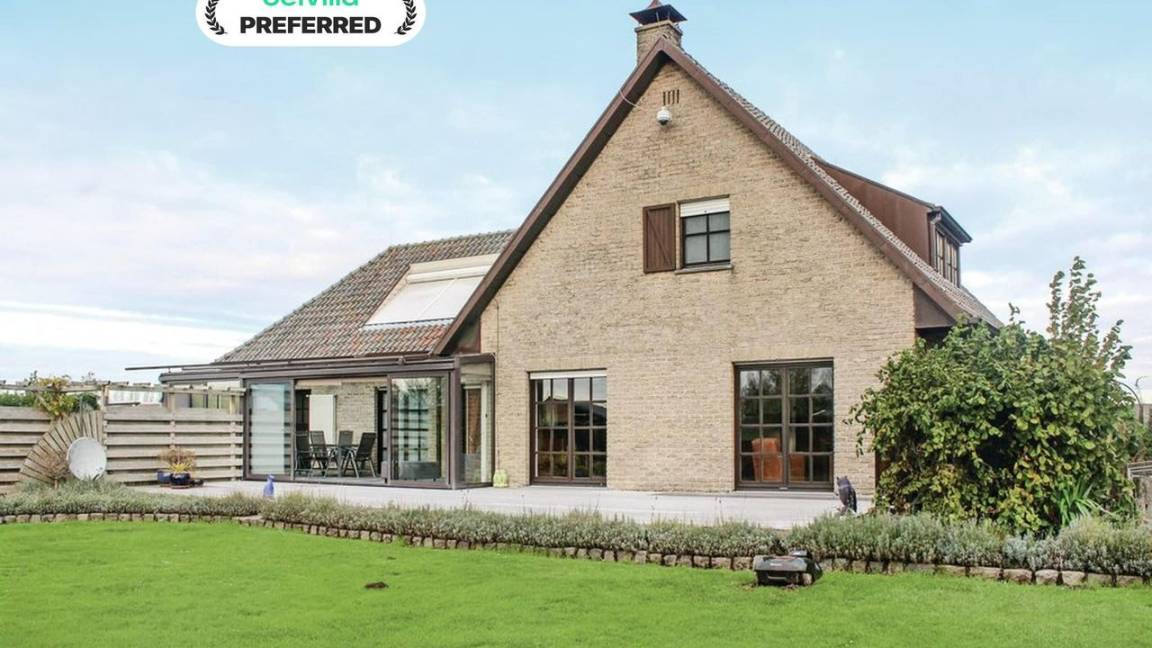 240 M² House ∙ 4 Bedrooms ∙ 9 Guests - Cadzand