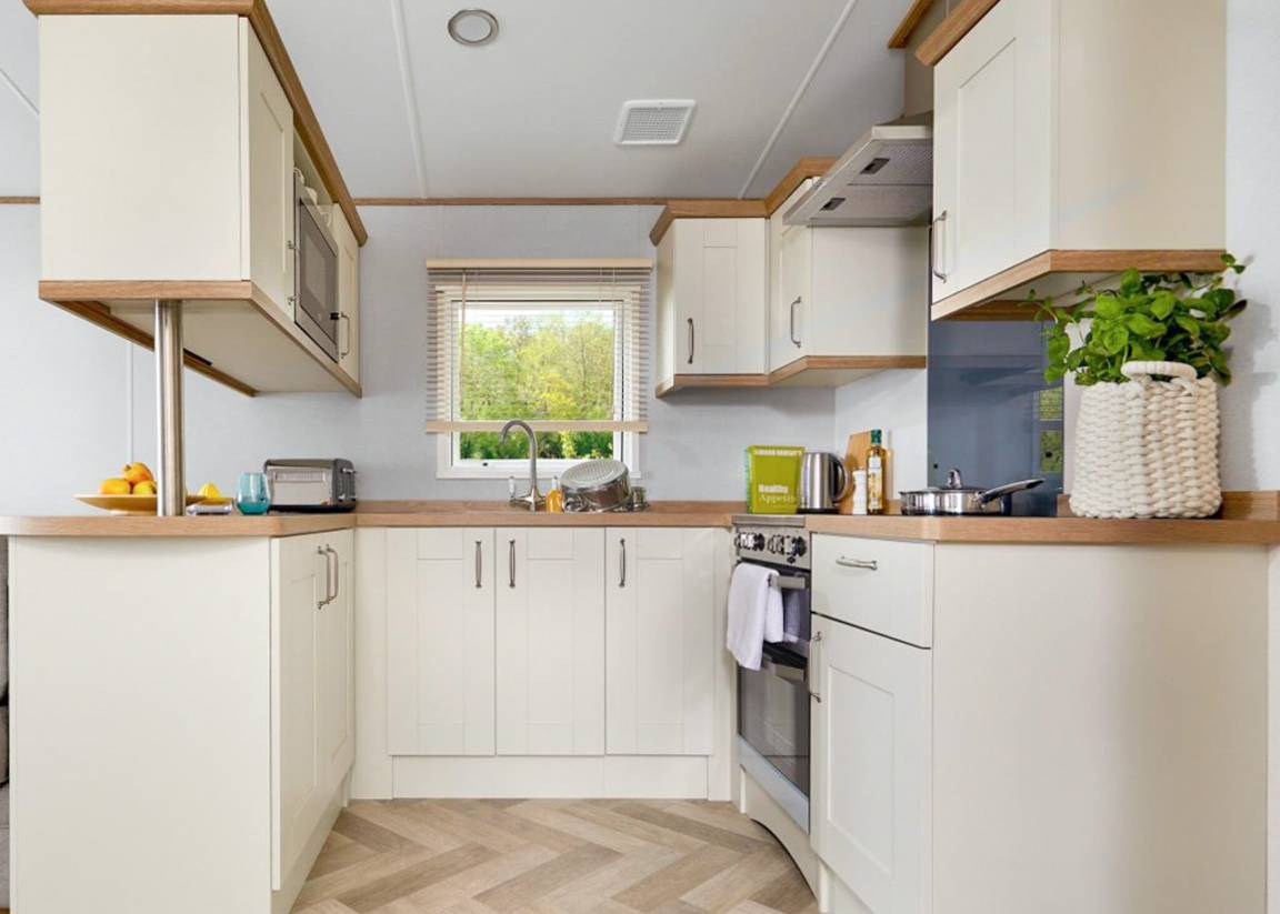 Caravan ∙ 3 Bedrooms ∙ 6 Guests - Mold