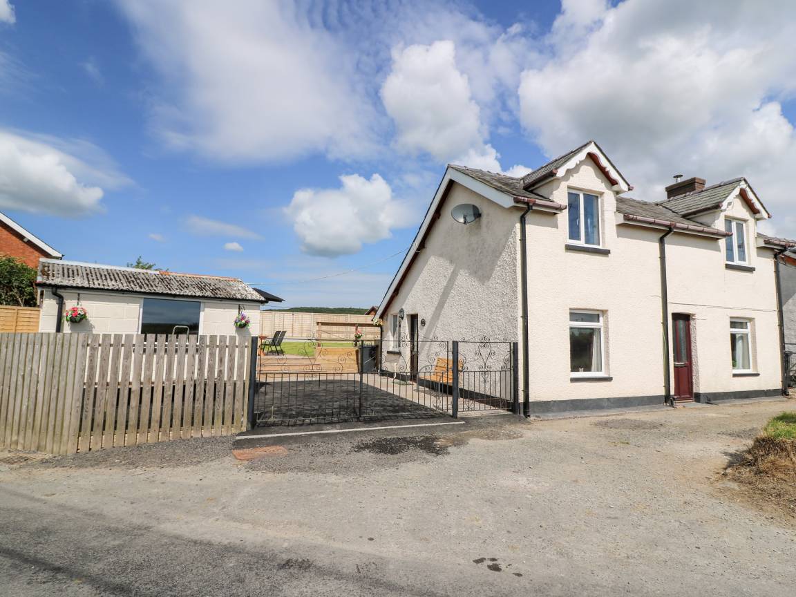 Cottage ∙ 2 Bedrooms ∙ 4 Guests - Llanidloes