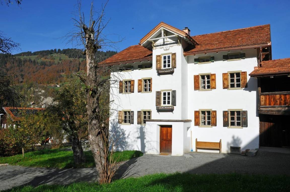 150 M² Ferienwohnung ∙ 4 Schlafzimmer ∙ 10 Gäste - Pany