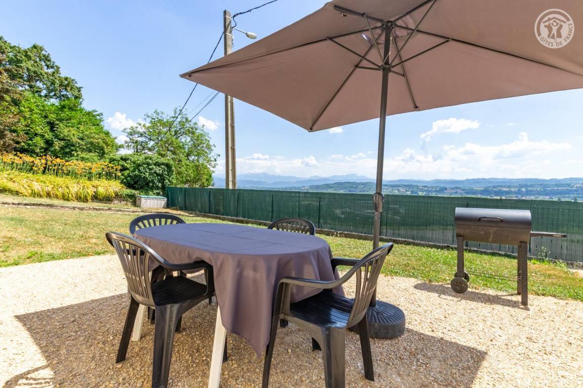 92 M² Gîte ∙ 2 Chambres ∙ 4 Personnes - Les Abrets