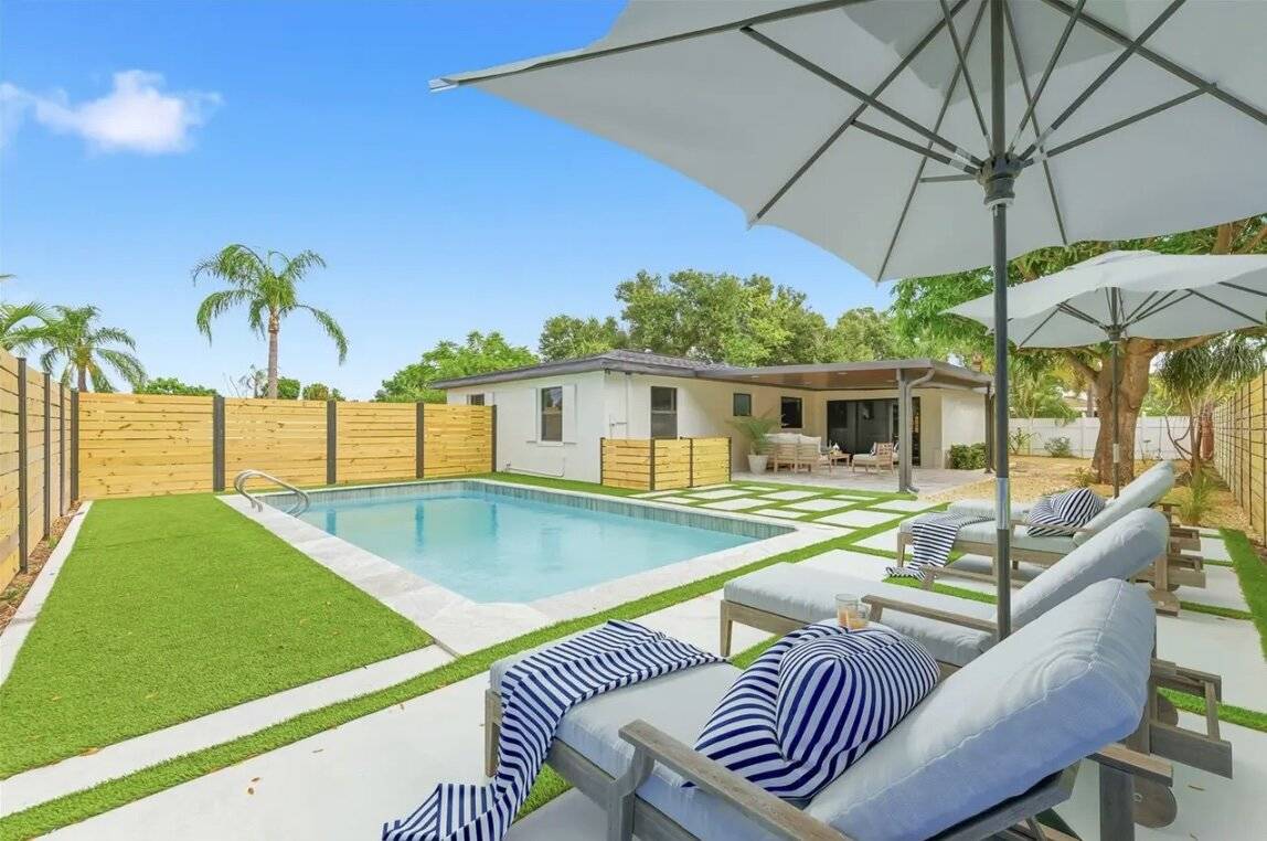 158 M² House ∙ 3 Bedrooms ∙ 8 Guests - St. Petersburg, FL