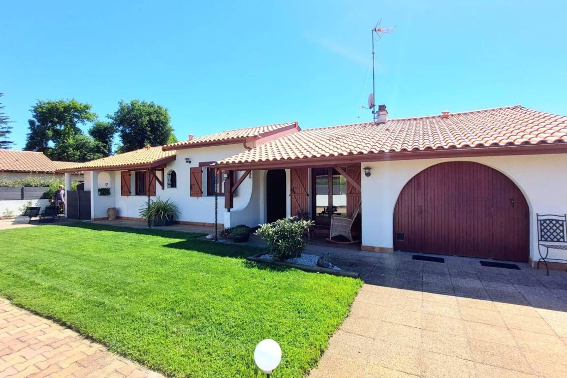 120 M² Talo ∙ 3 Makuuhuonetta ∙ 6 Vierasta - Audenge