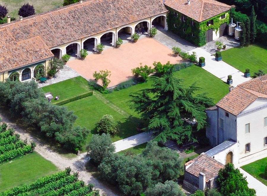 480 M² Farmhouse ∙ 1 Bedroom ∙ 16 Guests - Este