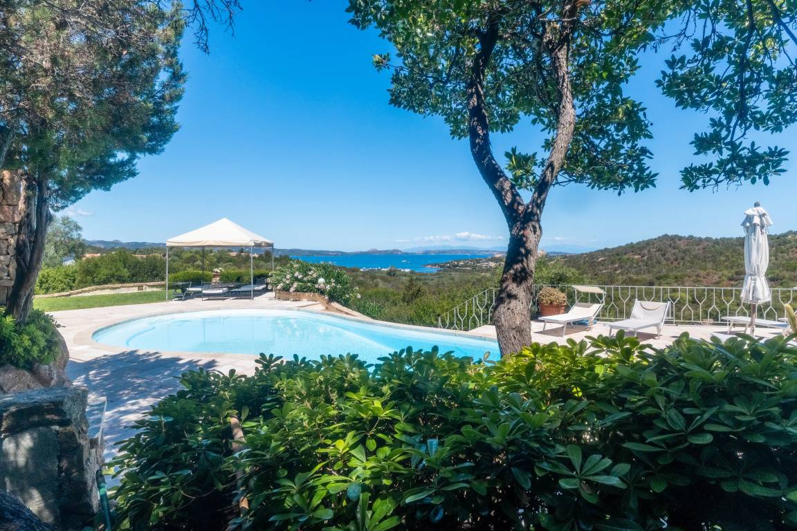200 M² Villa ∙ 6 Chambres ∙ 12 Personnes - Arzachena