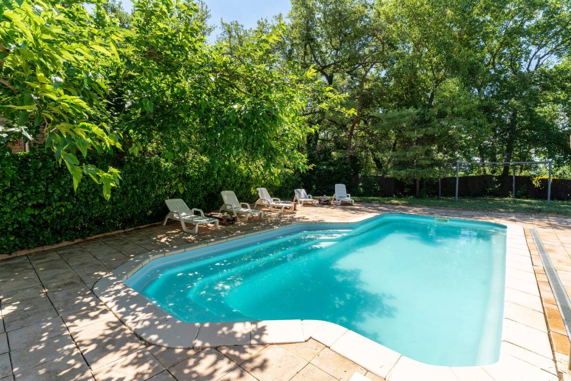 30 M² Chalet ∙ 2 Bedrooms ∙ 4 Guests - Nyons