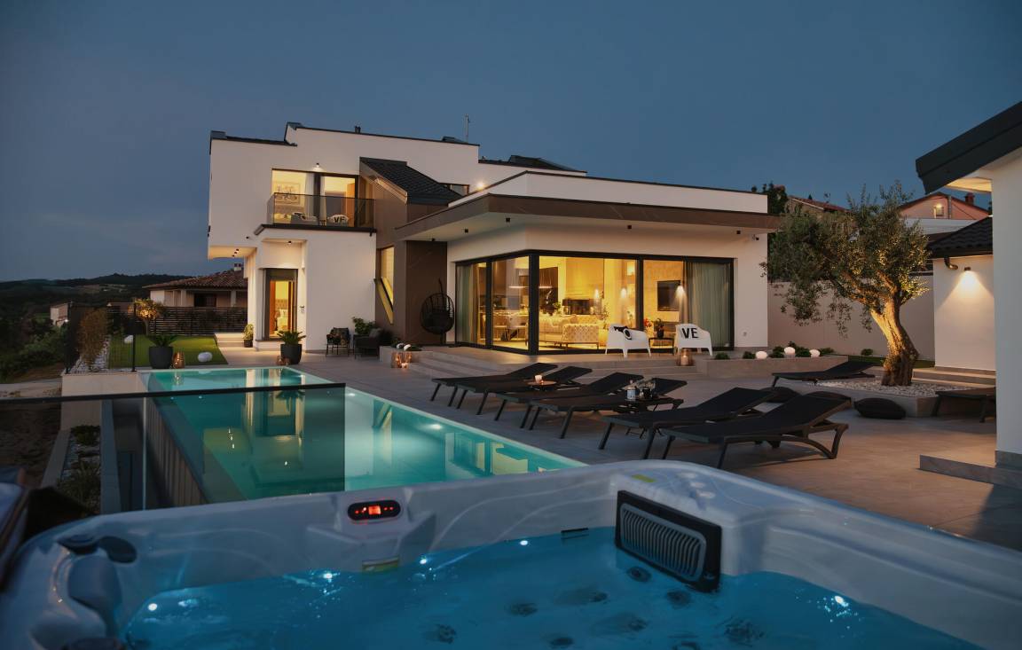 280 M² House ∙ 4 Bedrooms ∙ 8 Guests - Korte