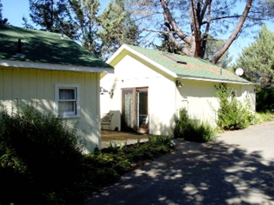 House ∙ 1 Bedroom ∙ 2 Guests - Twin Pine Casino & Hotel