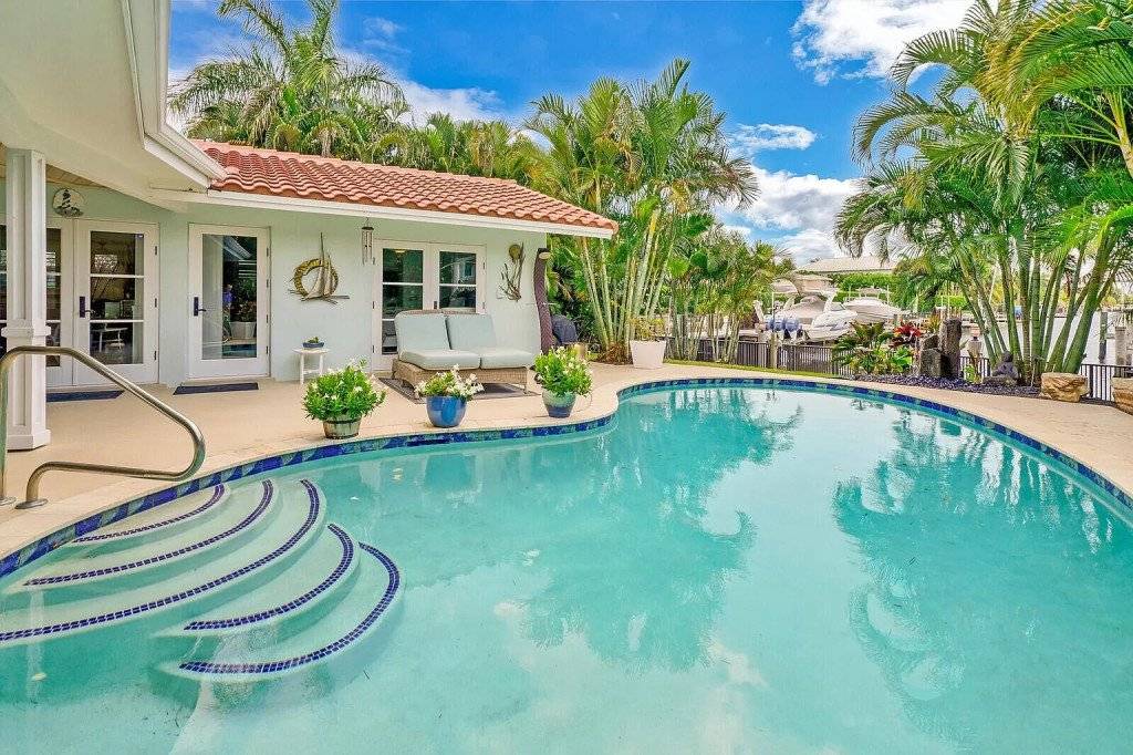 House ∙ 3 Bedrooms ∙ 6 Guests - Delray Beach, FL