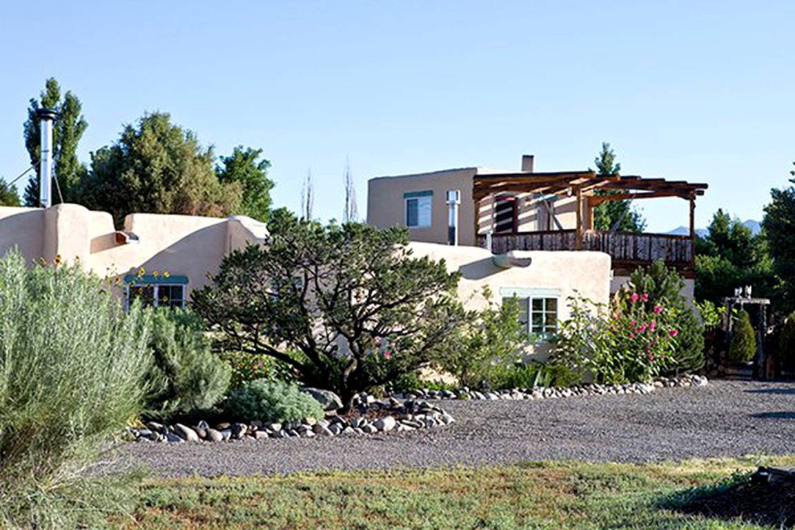 House ∙ 1 Bedroom ∙ 6 Guests - Taos, NM