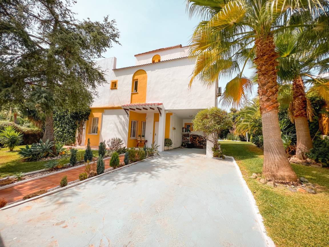 285 M² Villa ∙ 5 Habitaciones ∙ 10 Huéspedes - Marbella