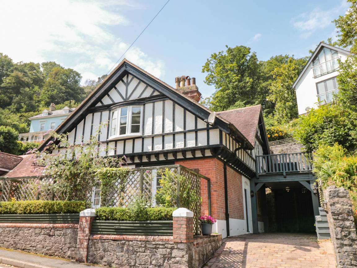 Cottage ∙ 3 Bedrooms ∙ 6 Guests - Dartmouth
