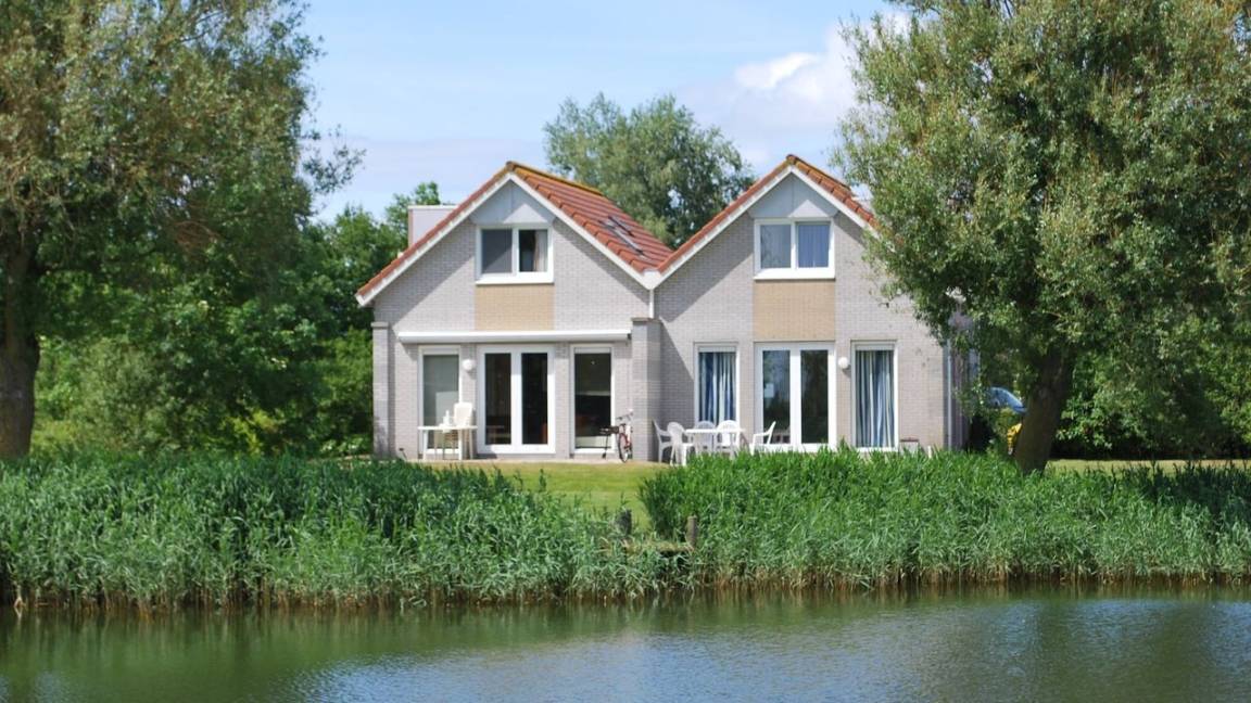 110 M² House ∙ 2 Bedrooms ∙ 4 Guests - Makkum