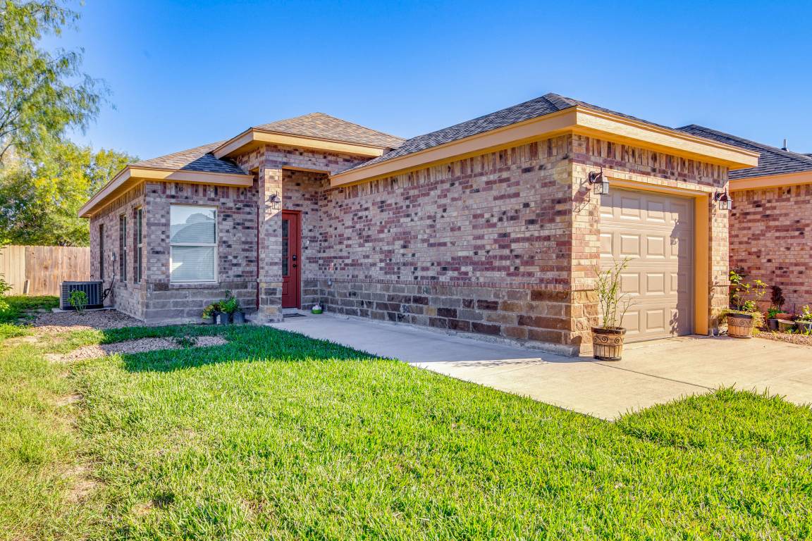 92 M² Apartment ∙ 2 Bedrooms ∙ 4 Guests - Brownsville, TX