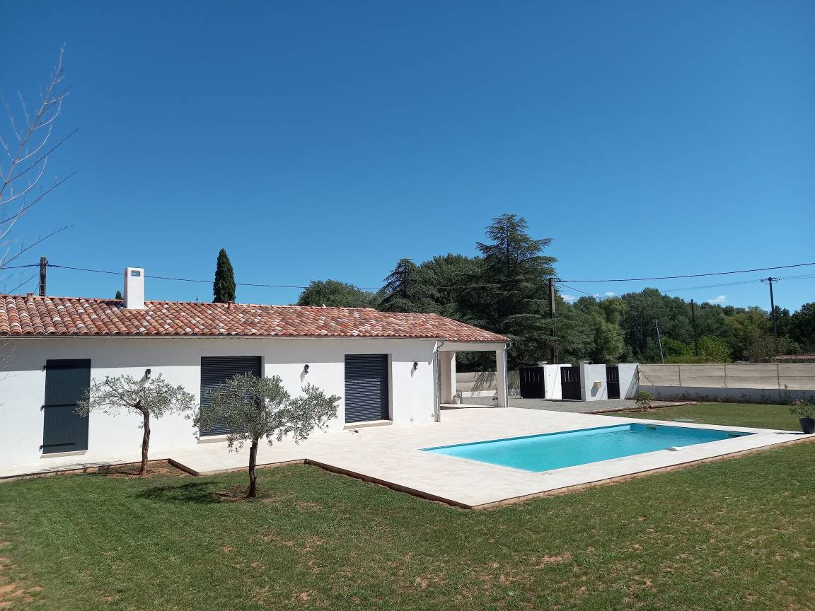 115 M² Villa ∙ 4 Slaapkamers ∙ 8 Gasten - Régusse