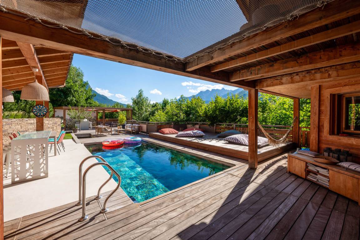 250 M² Chalet ∙ 4 Bedrooms ∙ 10 Guests - Montgenèvre