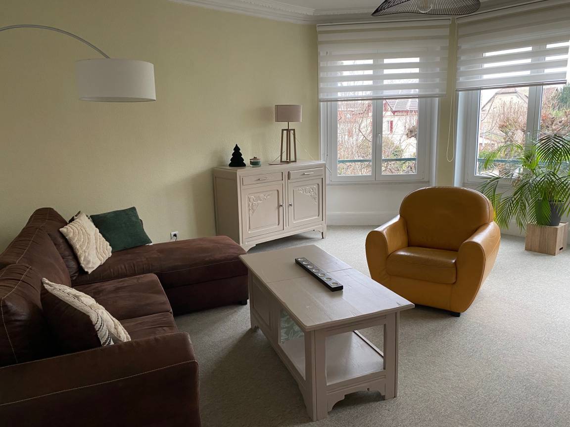 105 M² Ferienhaus ∙ 1 Schlafzimmer ∙ 4 Gäste - Thann