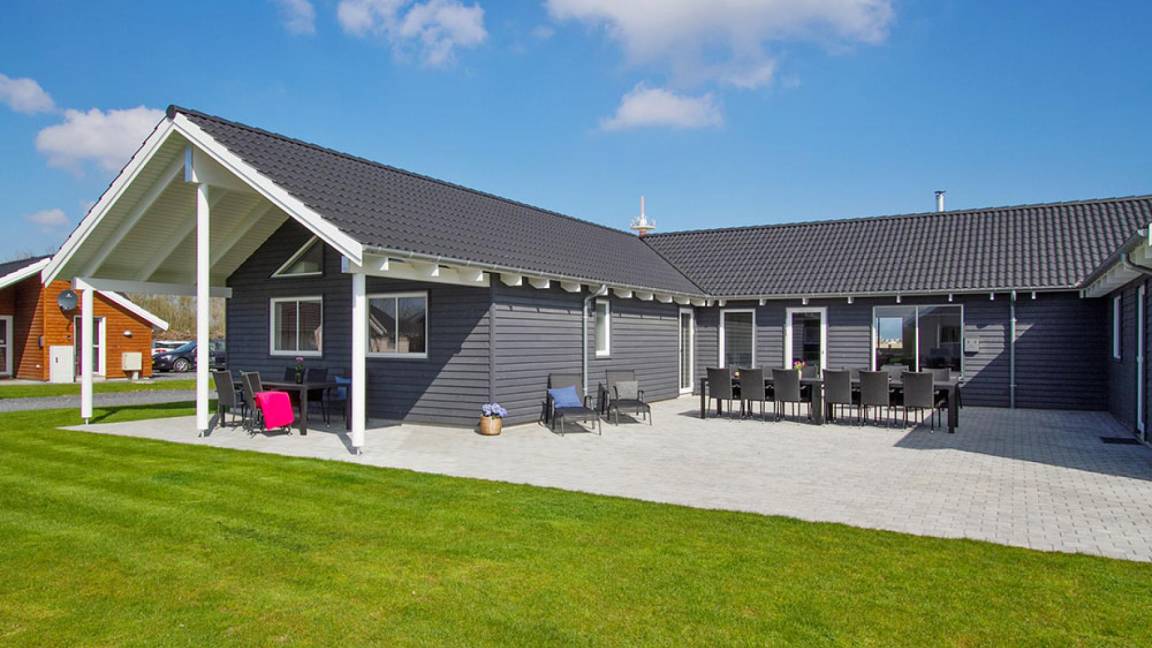 267 M² Ferienhaus ∙ 8 Schlafzimmer ∙ 20 Gäste - Ostsee