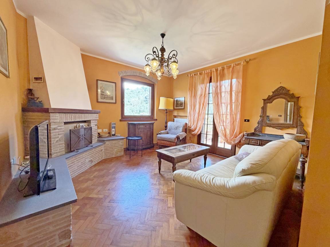 Apartment ∙ 3 Bedrooms ∙ 5 Guests - Viareggio