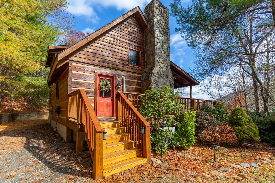 Cabin ∙ 2 Bedrooms ∙ 8 Guests - North Carolina