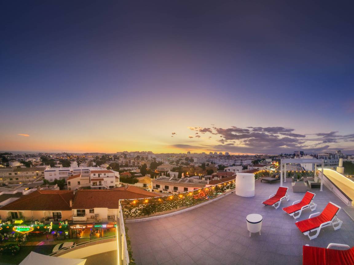 300 M² Appartement ∙ 4 Chambres ∙ 14 Personnes - Albufeira