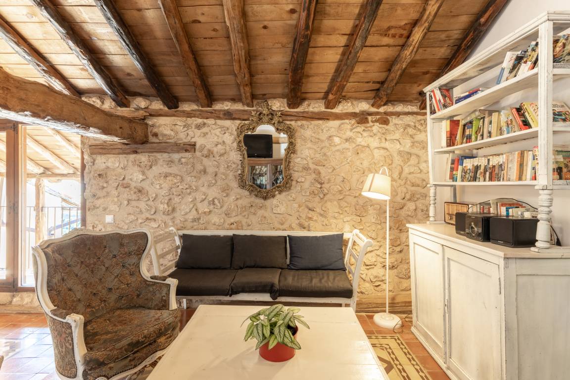 400 M² Casa ∙ 7 Habitaciones ∙ 24 Huéspedes - Maderuelo