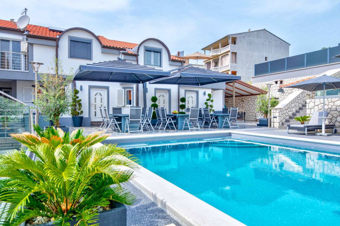 75 M² Ferienwohnung ∙ 3 Schlafzimmer ∙ 8 Gäste - Novi Vinodolski