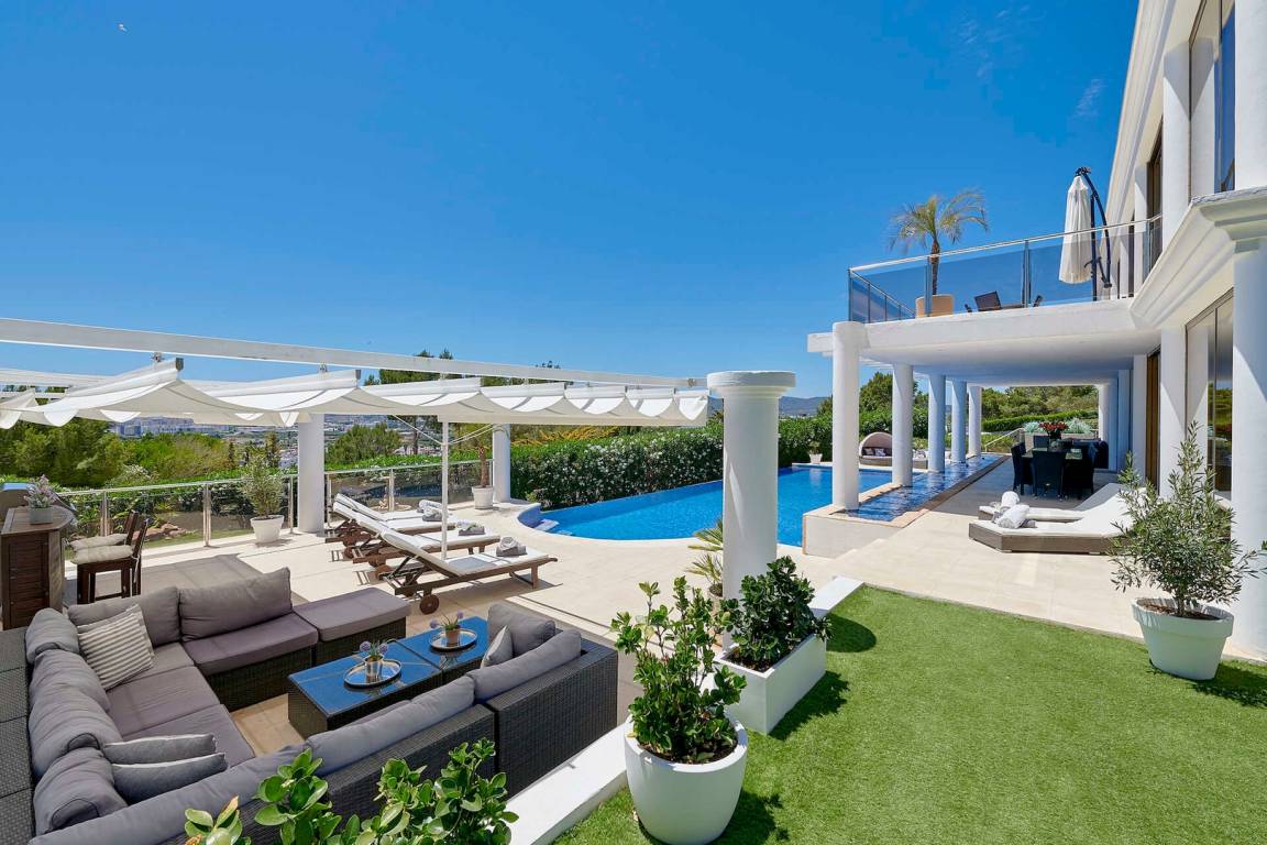Villa ∙ 4 Habitaciones ∙ 8 Huéspedes - Islas de Ibiza