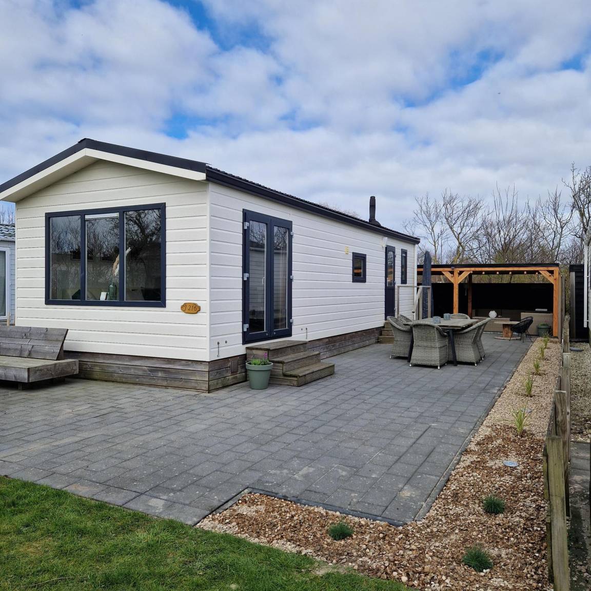 Bungalow ∙ 2 Bedrooms ∙ 5 Guests - Alkmaar