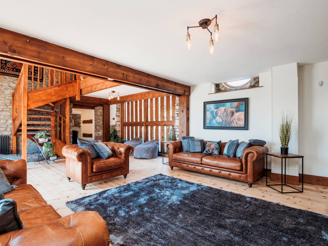 149 M² House ∙ 4 Bedrooms ∙ 8 Guests - Bristol