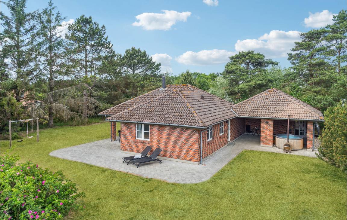 92 M² House ∙ 4 Bedrooms ∙ 8 Guests - Rødby