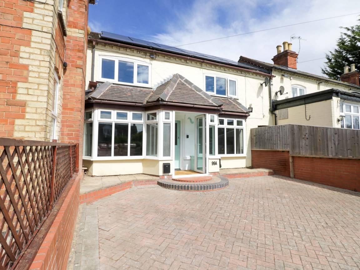 Cottage ∙ 4 Bedrooms ∙ 8 Guests - Evesham