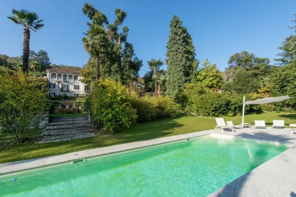 600 M² Villa ∙ 8 Bedrooms ∙ 16 Guests - Stresa