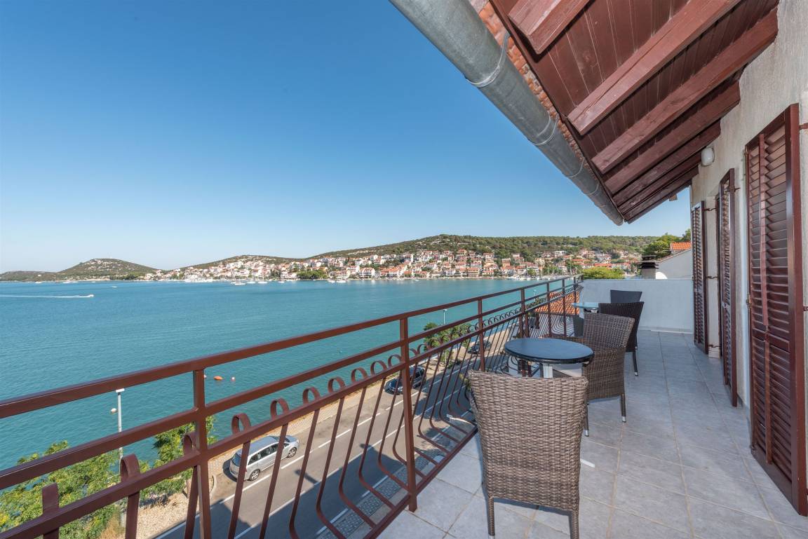 63 M² Ferienwohnung ∙ 2 Schlafzimmer ∙ 4 Gäste - Pirovac