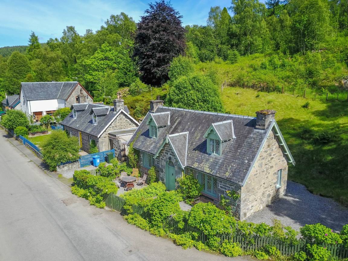Cottage ∙ 3 Bedrooms ∙ 5 Guests - Loch Ness