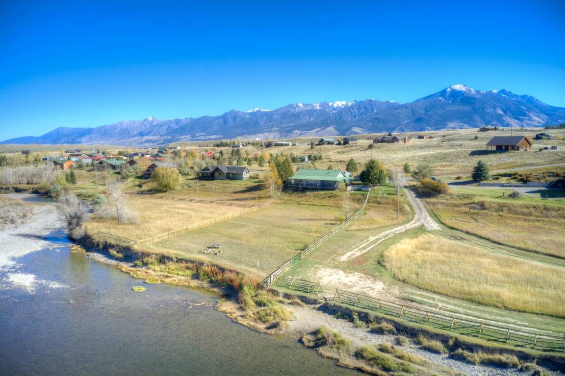 House ∙ 4 Bedrooms ∙ 10 Guests - Emigrant, MT