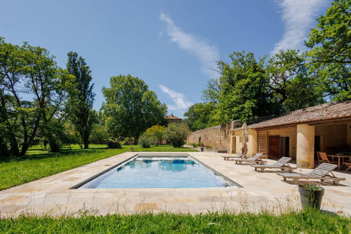 638 M² Maison De Vacances ∙ 8 Chambres ∙ 14 Personnes - Orange